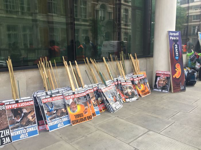 Hezbollah Flags Fly In London As Hundreds March Against Israel - i24NEWS