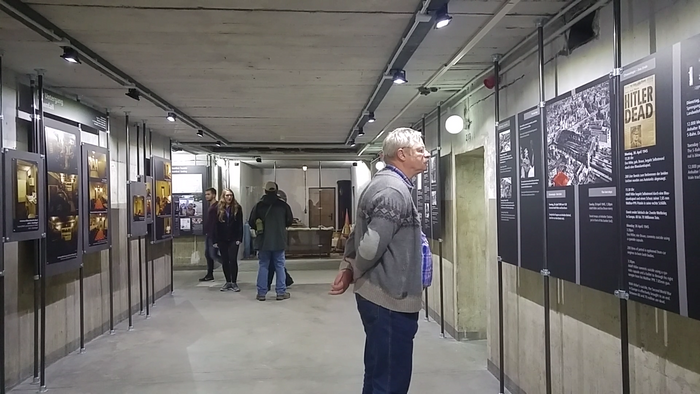 i24NEWS - Berlin museum unveils replica of Adolf Hitler's bunker