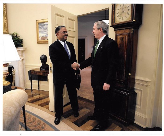 Rear Admiral Stephen Rochon Reveals White House Inside Stories - i24NEWS