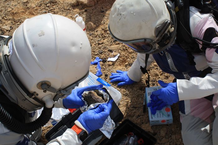 Israeli Scientists Simulate Life On Mars In Negev Desert - i24NEWS