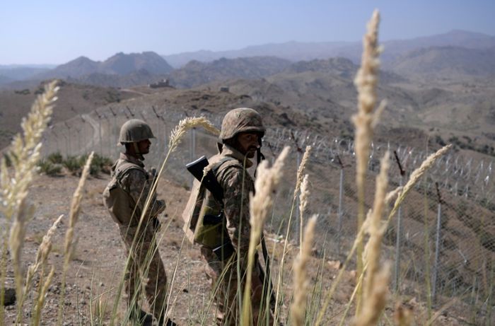Le Pakistan Érige Une Clôture Le Long De La Frontière Afghane - i24NEWS