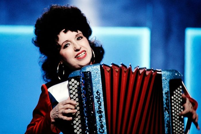 Décès De La Célèbre Accordéoniste Française Yvette Horner - i24NEWS