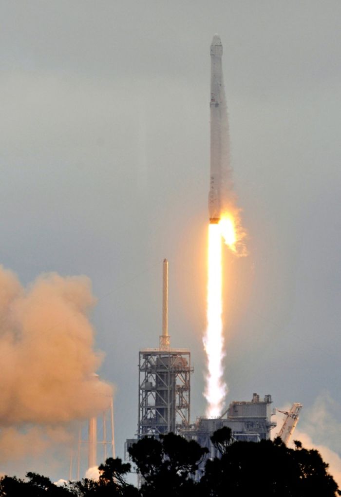 SpaceX Poised To Launch First Recycled Rocket - I24NEWS