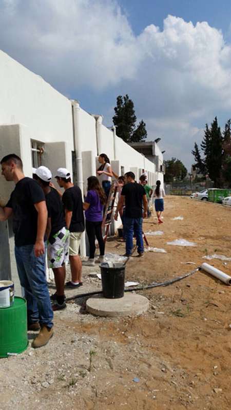 Yoga Balls And Grass Walls: An Experimental Israeli Classroom For Kids ...
