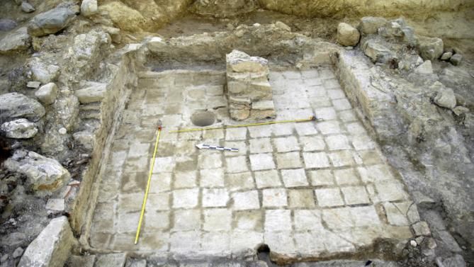 Ancient Warrior's Tomb And Huge Treasure Hoard Found In Greece - i24NEWS