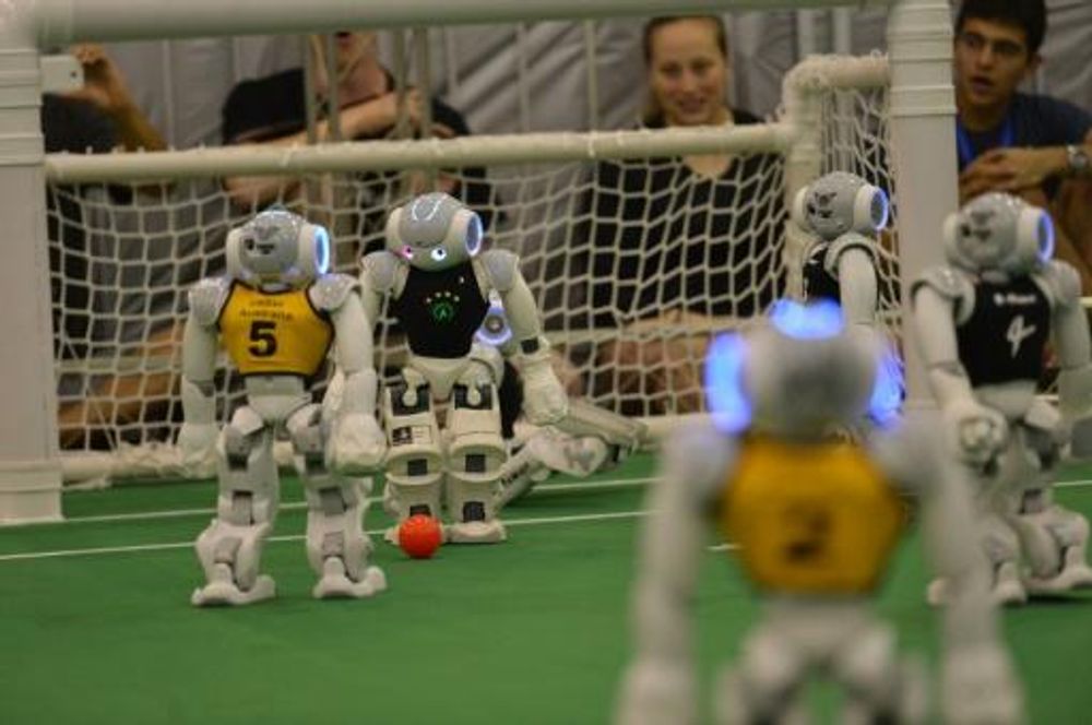 US Team Beats Iranians In Robocup Football Final - i24NEWS