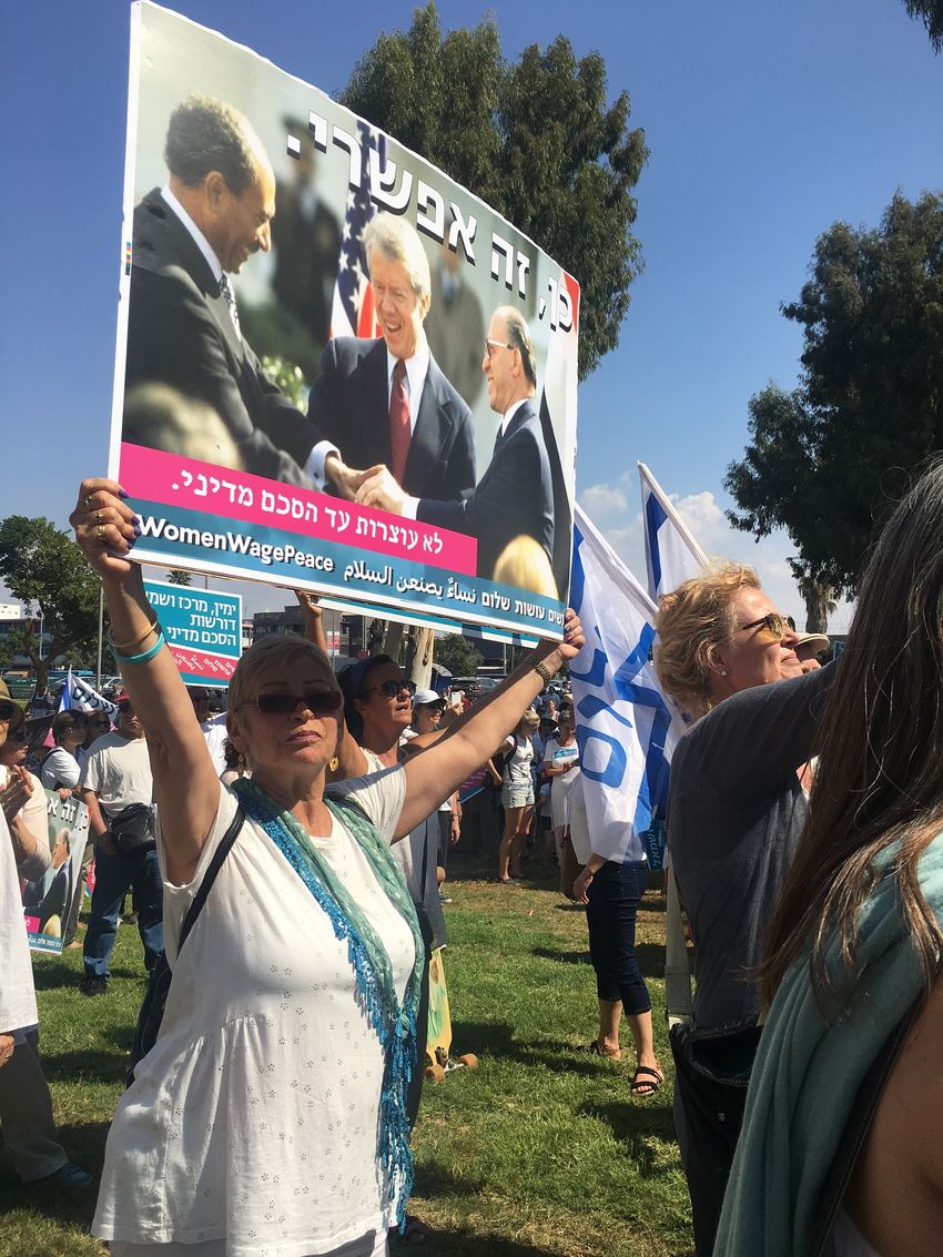 i24NEWS - Women peace activists arrive in Jerusalem after two-week march