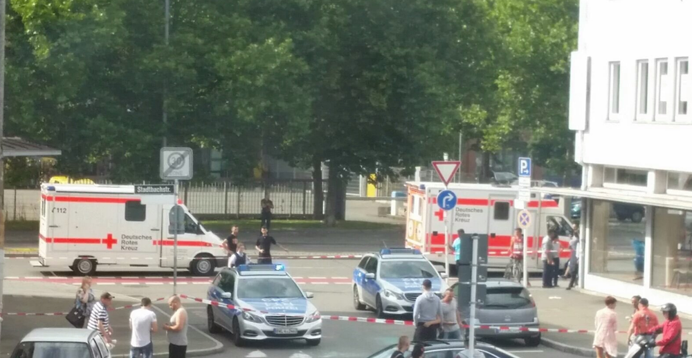 Stuttgart: Un Mort Et Deux Blessés Dans Une Attaque À La Machette - I24NEWS