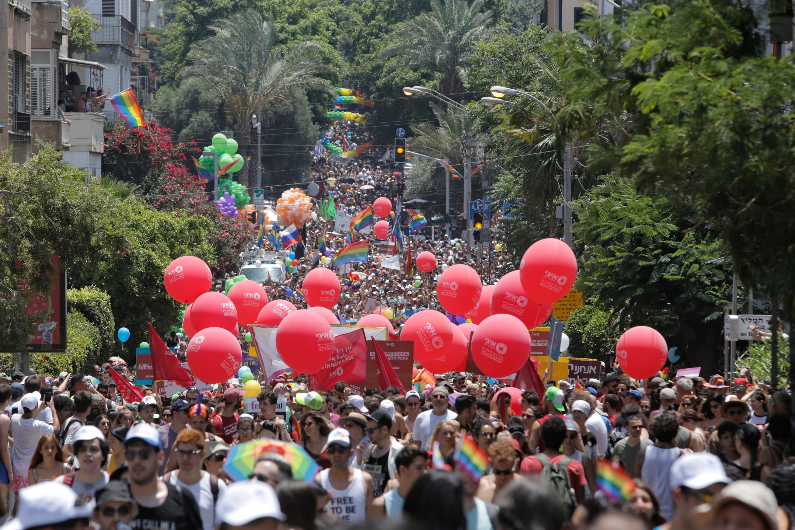 Tel Aviv Parties As 250,000 Take Part In Annual Pride March - i24NEWS