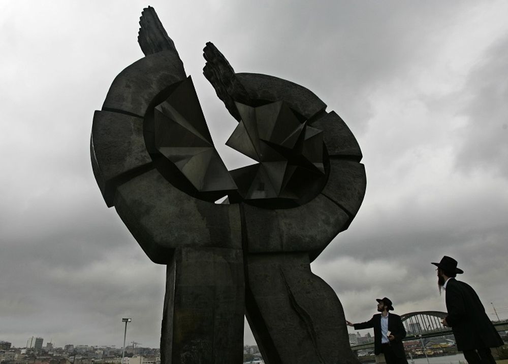 Opposition Leader Apologizes To Belgrade Jews - I24NEWS