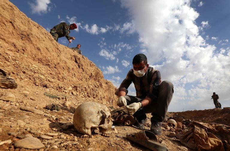 Irak: Découverte D'un Charnier De L'EI Dans Une Région Yazidie - i24NEWS