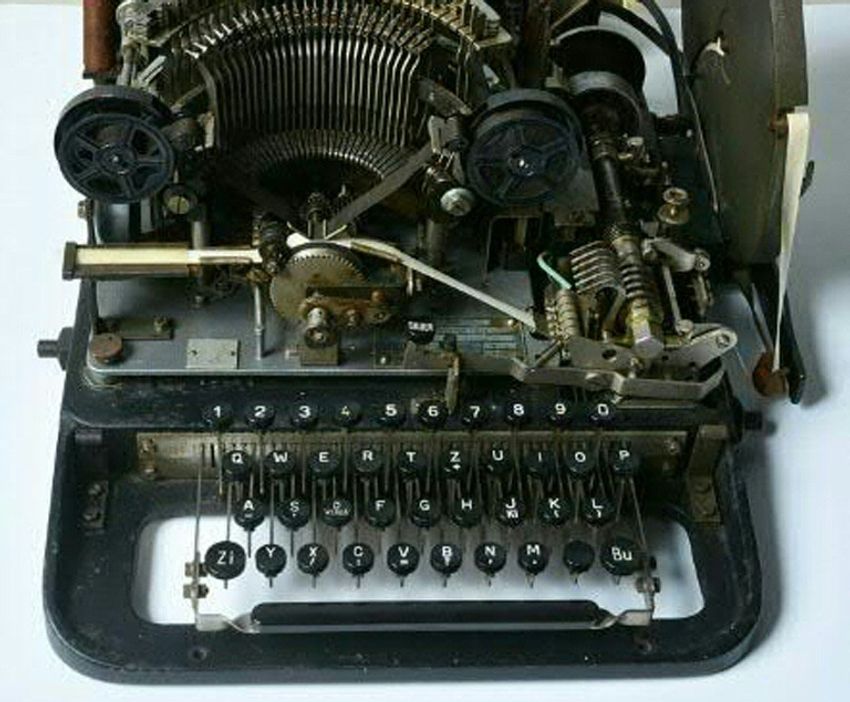 i24NEWS - Hitler's coding machine meets its nemesis
