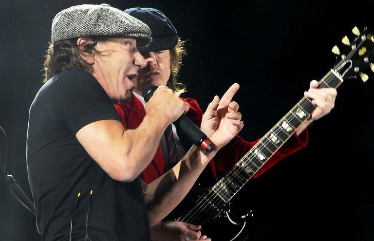 AC/DC Singer Risks Deafness, Halts Tour - i24NEWS
