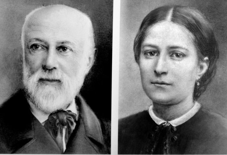 Pope Elevates To Sainthood Parents Of 'little Flower' - i24NEWS