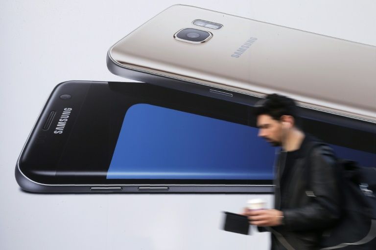 Samsung Présente Son Nouveau Smartphone Avec Assistant Virtuel I24news