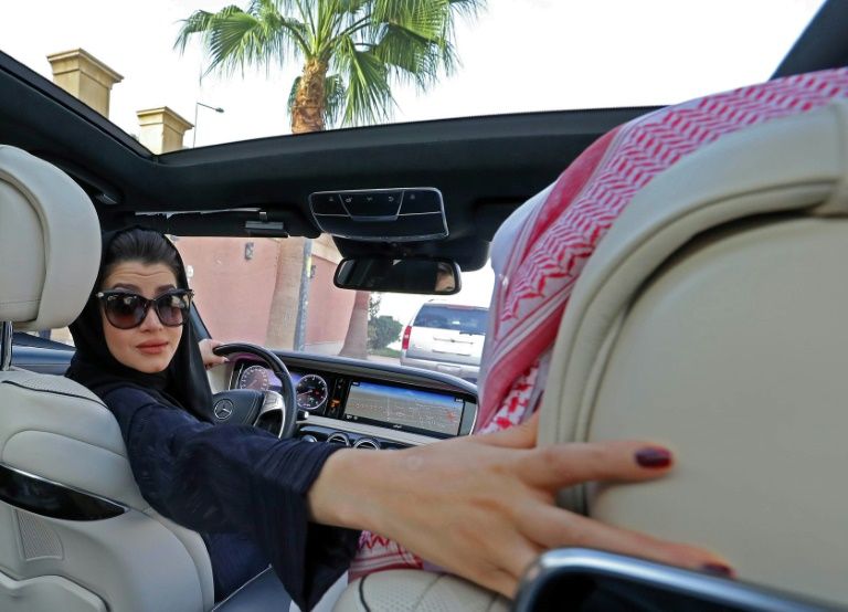First Saudi Women Get Driving Licences - i24NEWS
