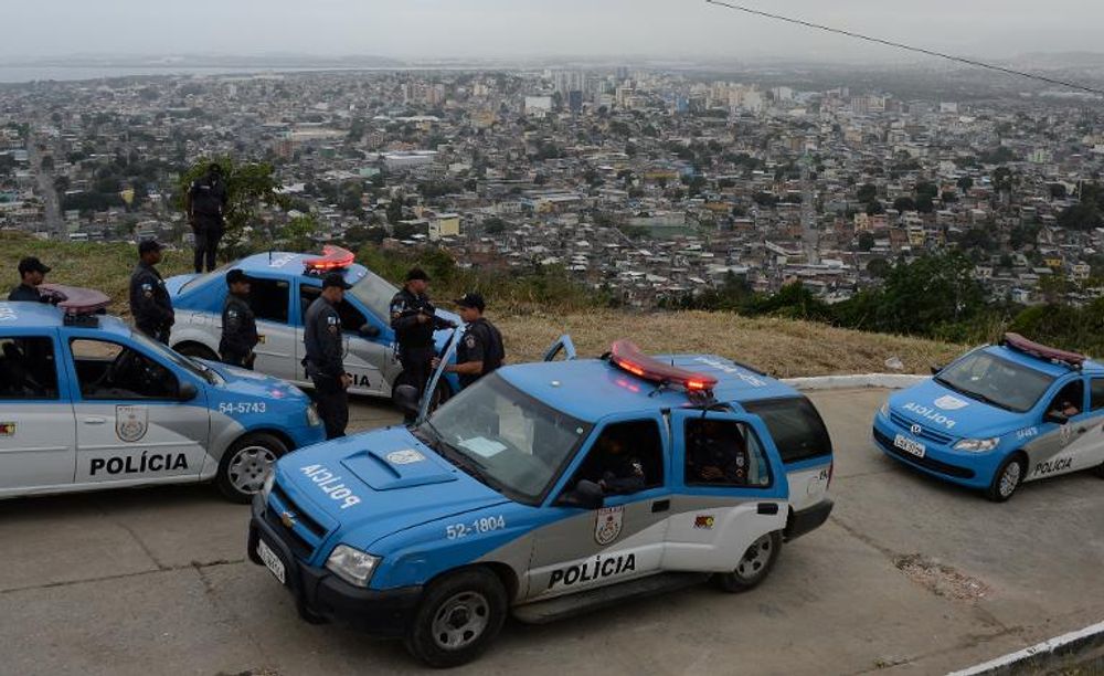 Brésil: Démonstration De Force De L'armée Dans Quatre Favelas De Rio ...