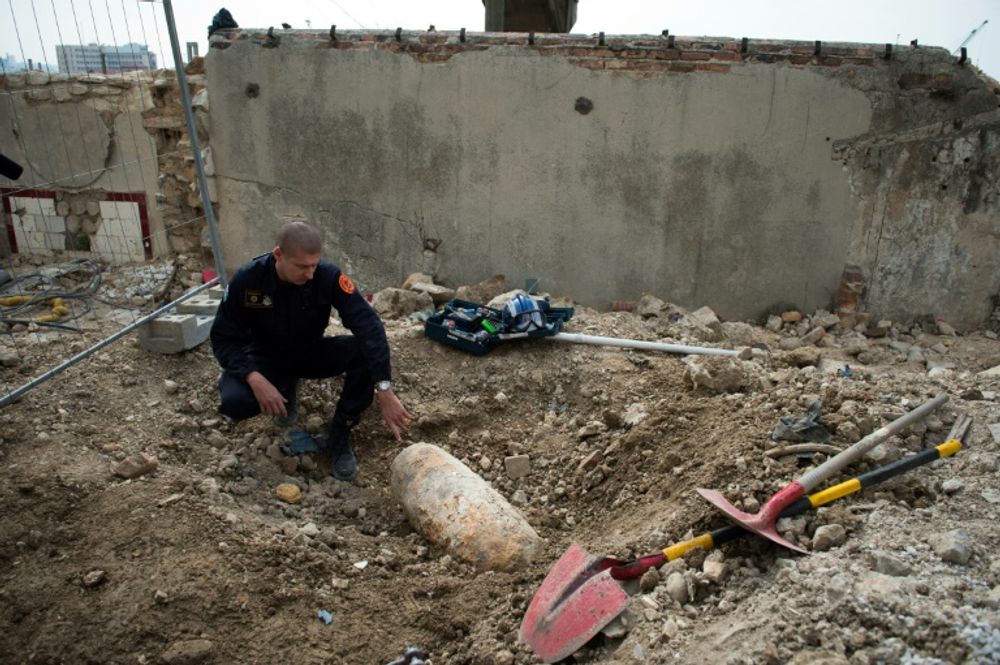 France: Une Bombe De 500 Kg Datant De La Seconde Guerre Mondiale Désamorcée - i24NEWS
