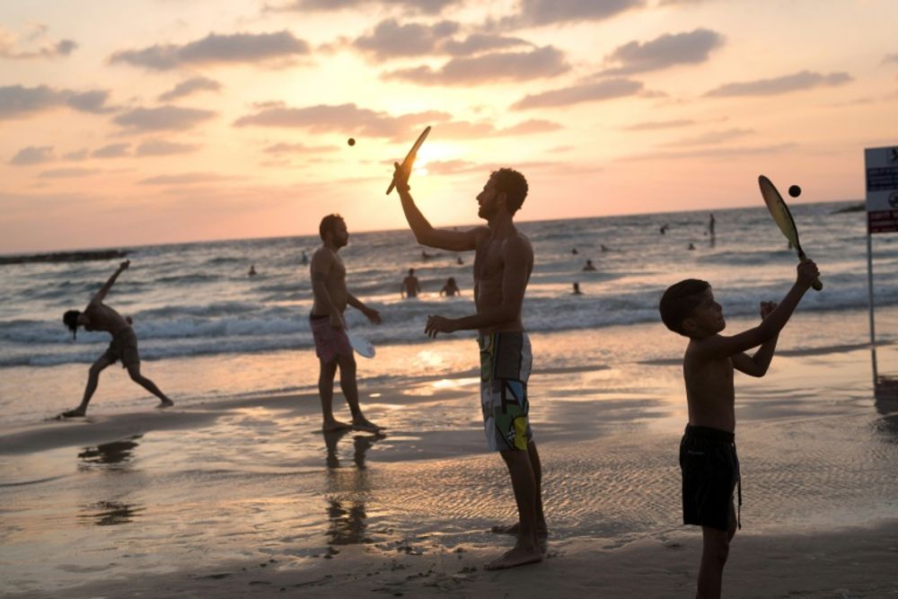 Israel Beaches Alive With Sound Of 'national Sport' Matkot - i24NEWS