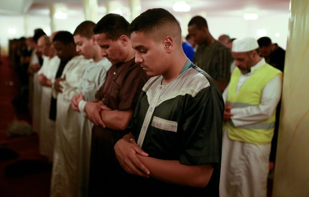 Europe: Les Musulmans Attachés Au Pays Dans Lequel Ils Vivent (étude ...