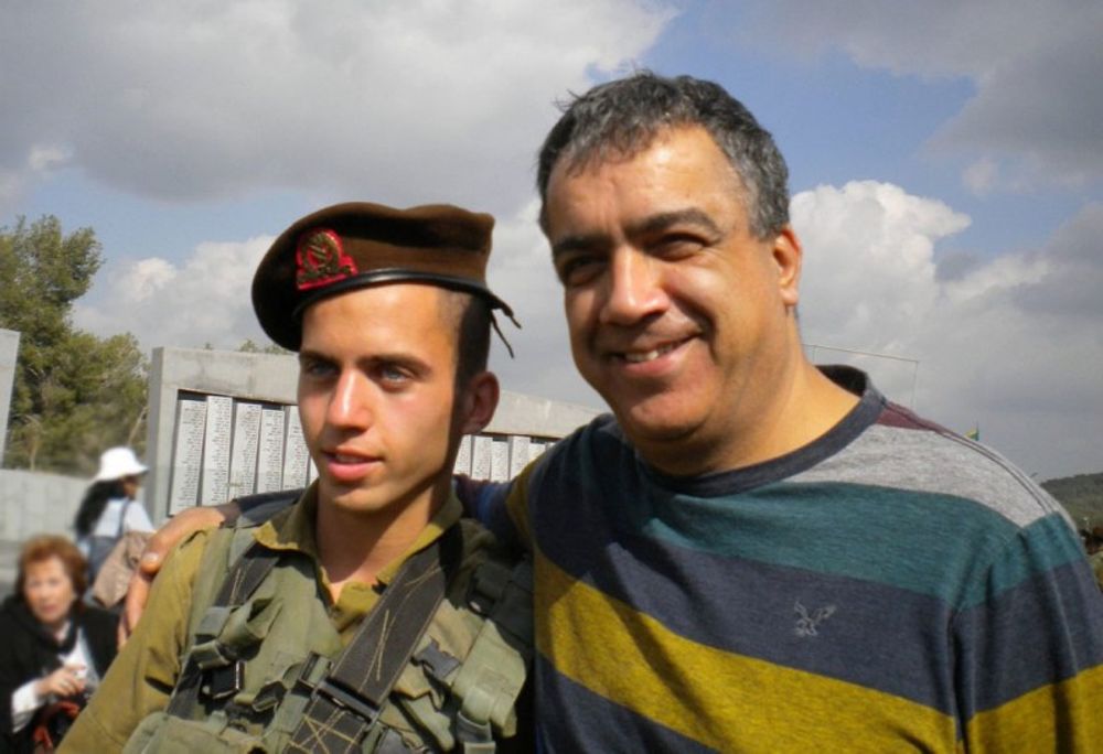 Father Of Israeli Soldier Whose Body Is Held By Hamas Dies - i24NEWS