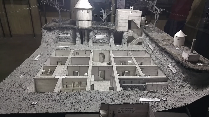 i24NEWS - Berlin museum unveils replica of Adolf Hitler's bunker