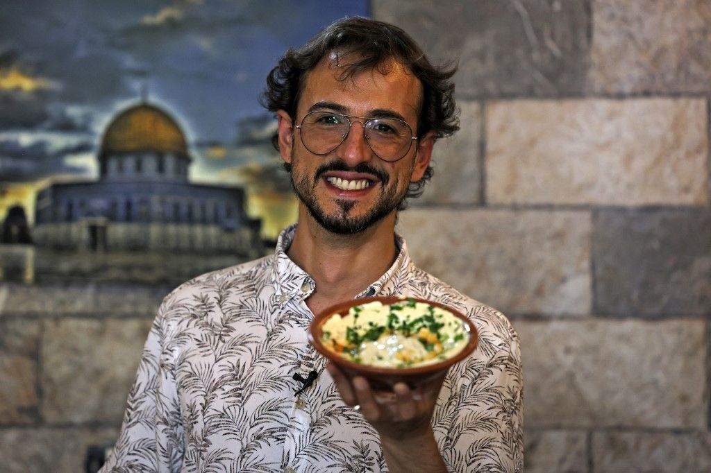 Jerusalem Chef Gives Tourists Taste Of The Palestinian Good Life - i24NEWS