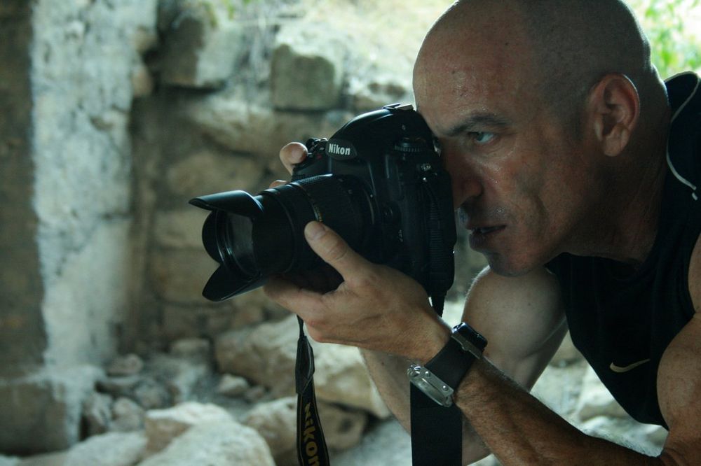 Israël : Le Photographe De Renom Ronen Akerman Est Décédé À 59 Ans ...