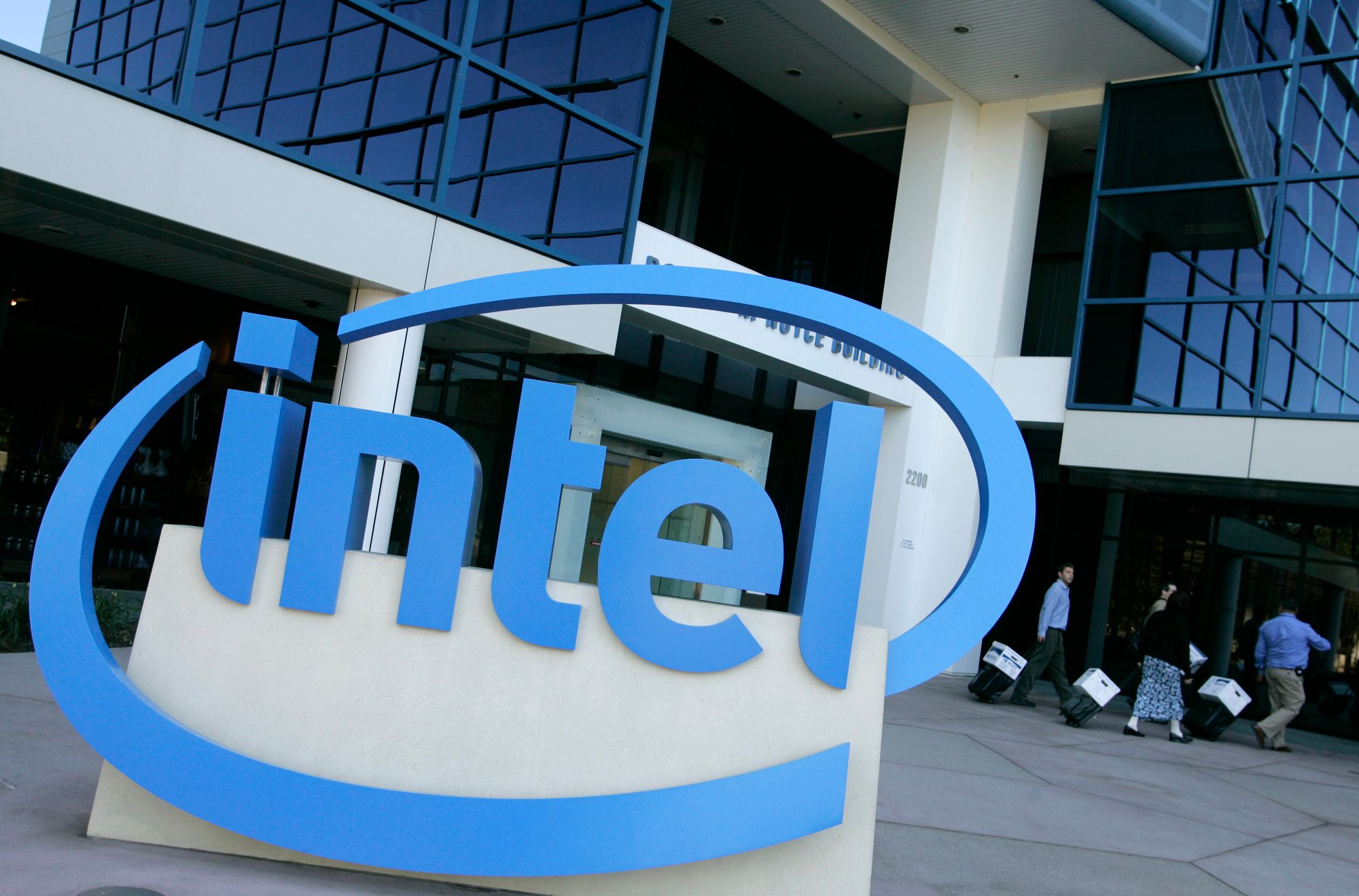Intel : Le PDG Démissionne Face Au Défi De L'intelligence Artificielle - i24NEWS