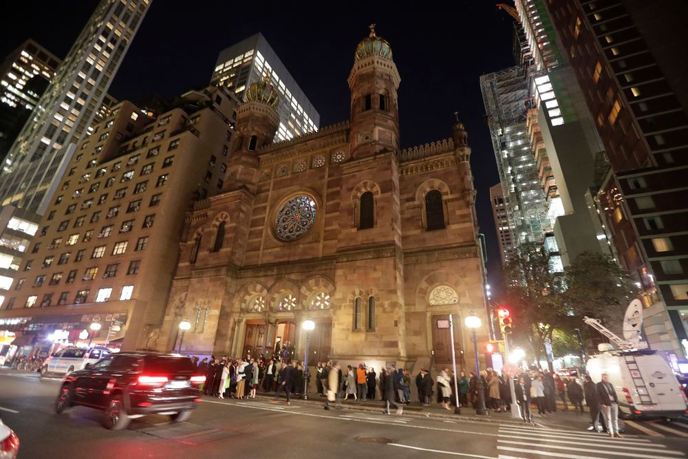 NY Synagogue Opens Its Doors To Muslim Worshipers After Fire Blocks ...