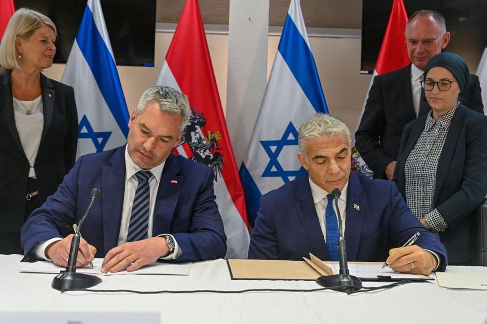 Israel: Lapid Signs Strategic Agreement With Austrian Chancellor - i24NEWS