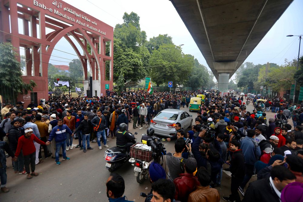 India: At Least Six Killed As Protests Over 'anti-Muslim' Law Rage On ...