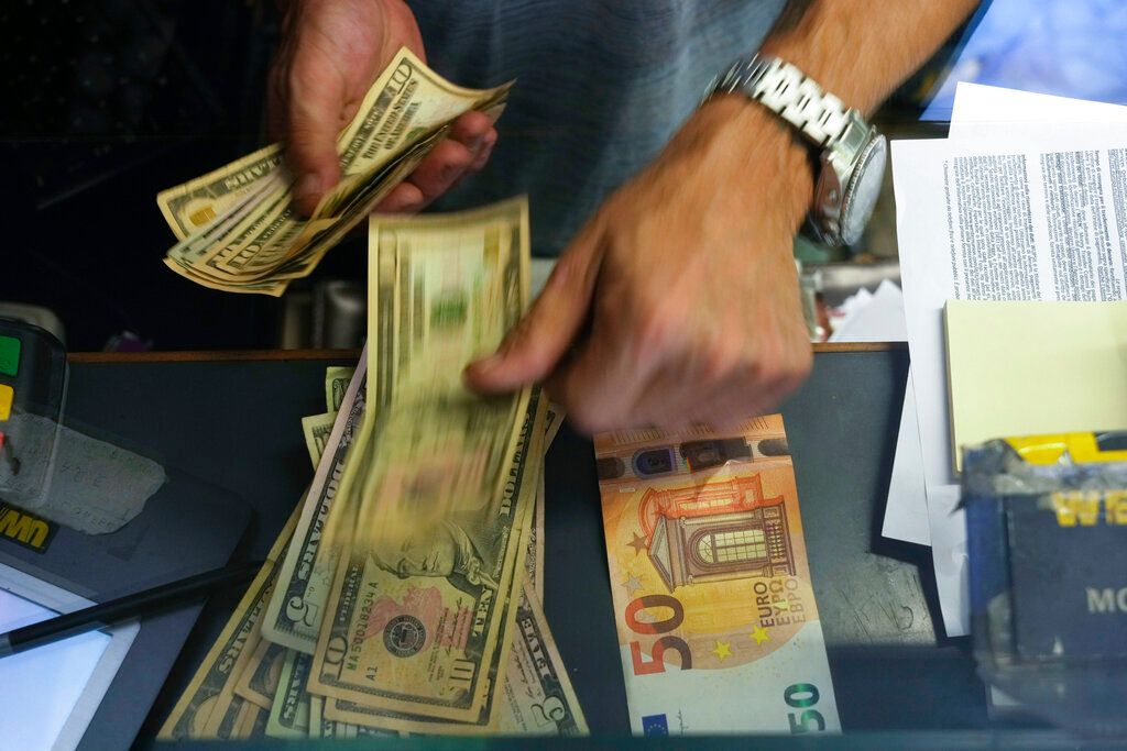 L'euro Sous 0,99 Dollar, Une Première En 20 Ans - i24NEWS