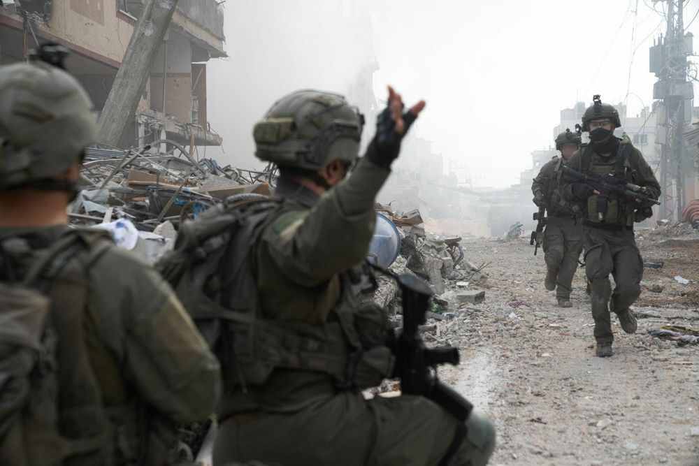 IDF Paratroopers Eliminate Terrorists And Discover Weapons In Khan ...