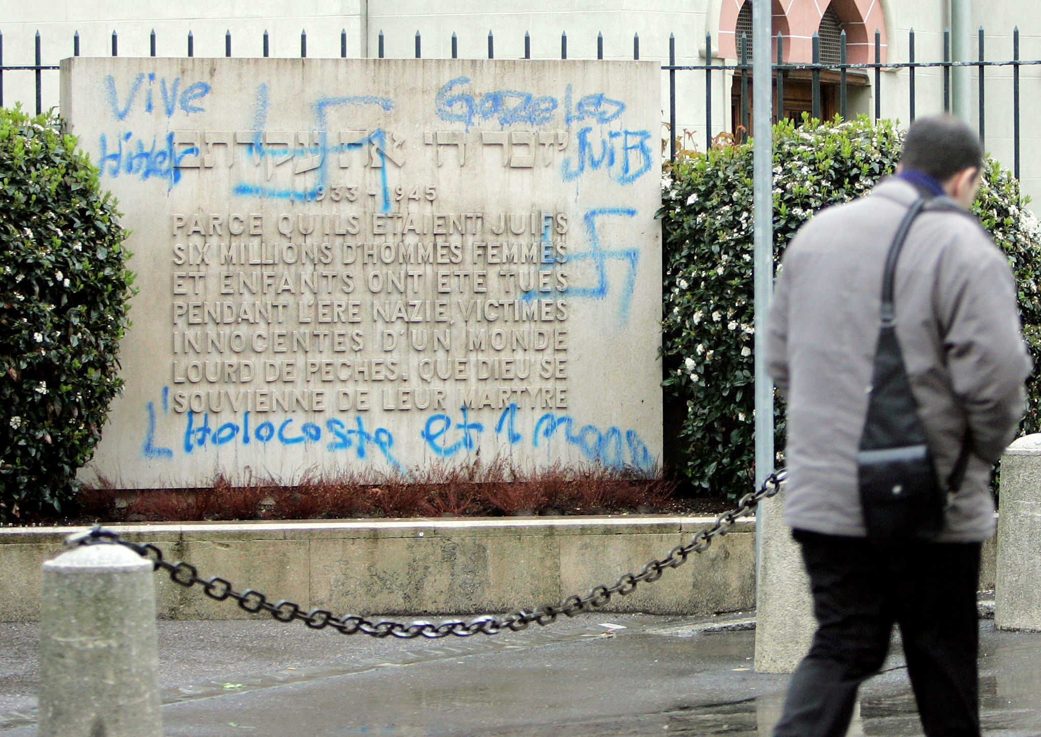 Suisse: Des Inscriptions Antisémites Gravées Sur La Porte De La ...