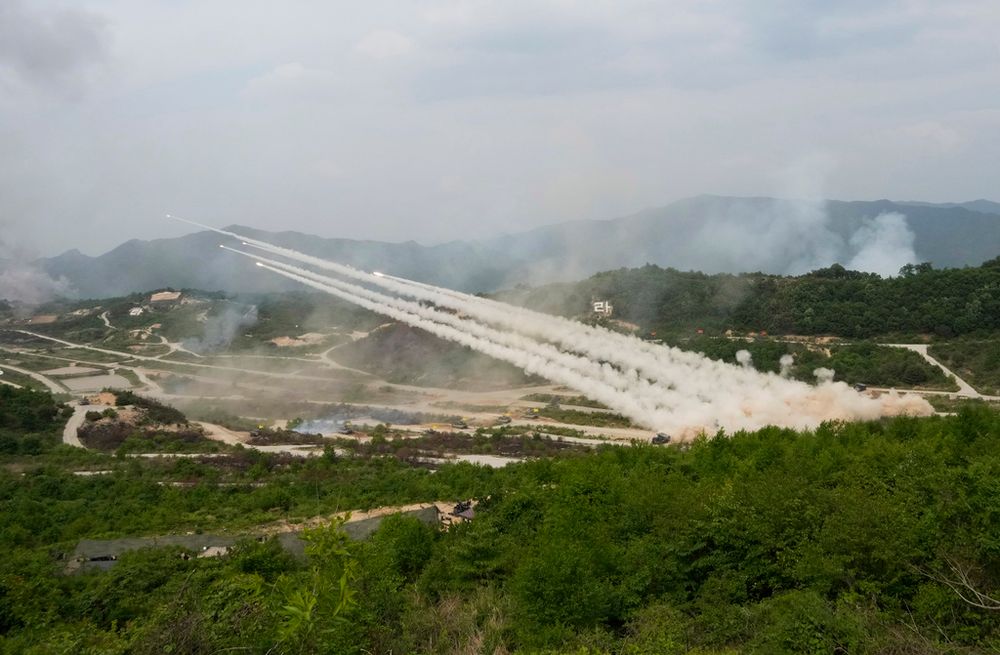 South Korea, U.S. Hold Largest Live-fire Drills To Prepare For ‘full ...