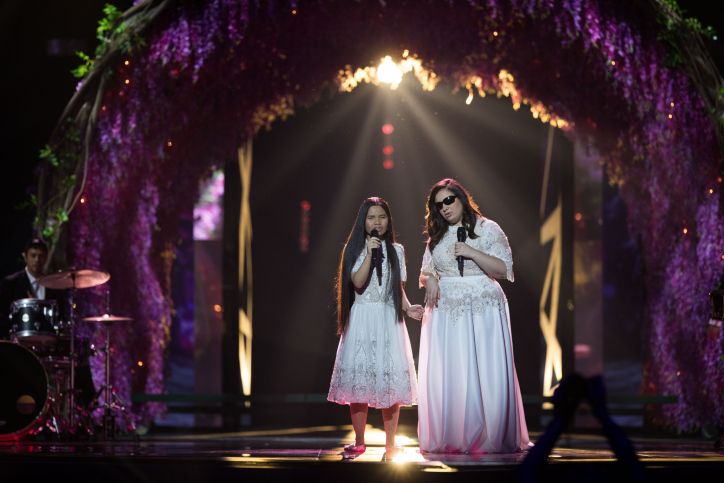 Le Groupe Israélien Shalva Se Produit Devant Des Centaines De ...