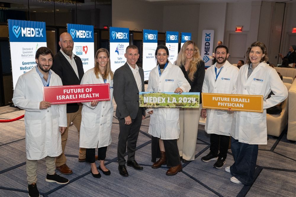 1st Annual Medical Job Fair Held In LA Aimed At Attracting Doctors To ...