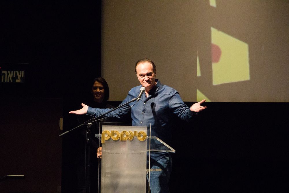 Tarantino Receives 'Reservoir Dogs' Poster In Hebrew, Says Will 'go Up ...