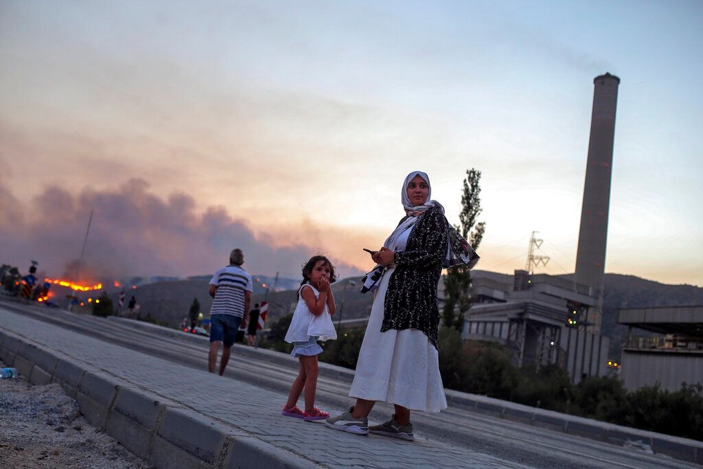 Turkey Evacuates Hundreds As Fire Reaches Power Plant - i24NEWS