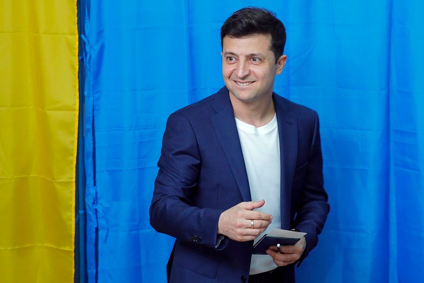 i24NEWS - Ukraine to inaugurate comedian Zelensky as president