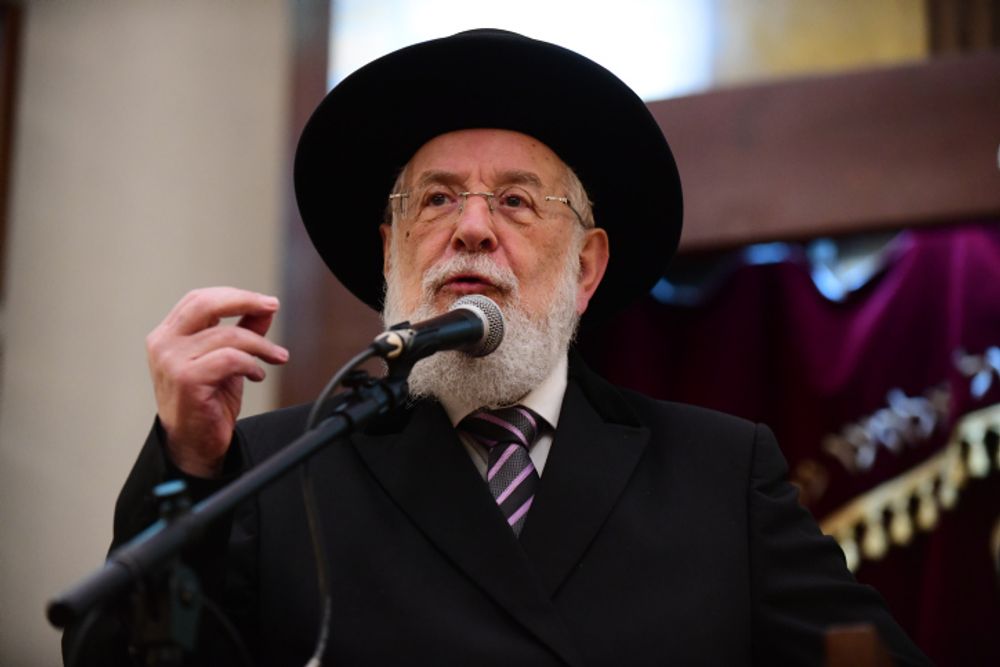 À Auschwitz, Le Rabbin Israël Lau, Rescapé De La Shoah, Appelle Les ...