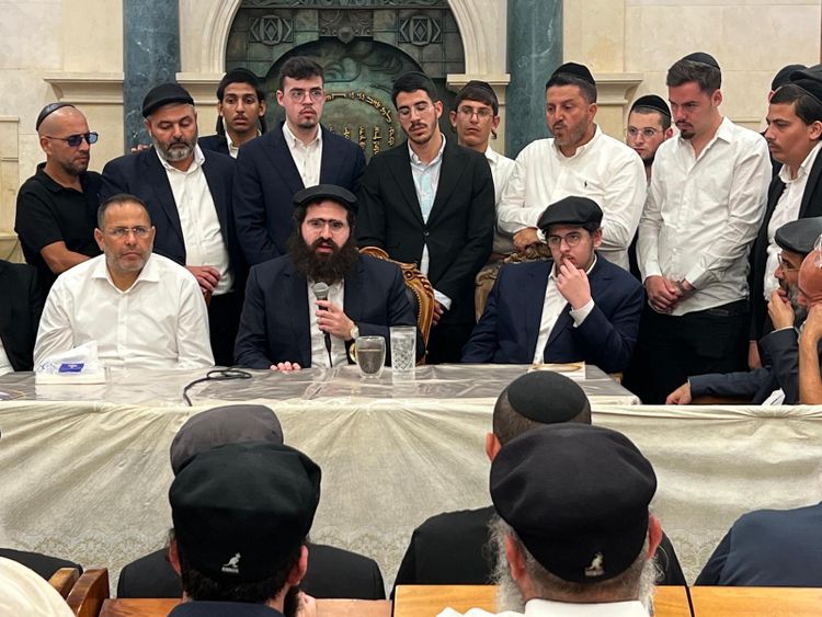 Quelle Est La Particularité De Ces Journées? Le Rabbin Yoel Pinto Dans ...