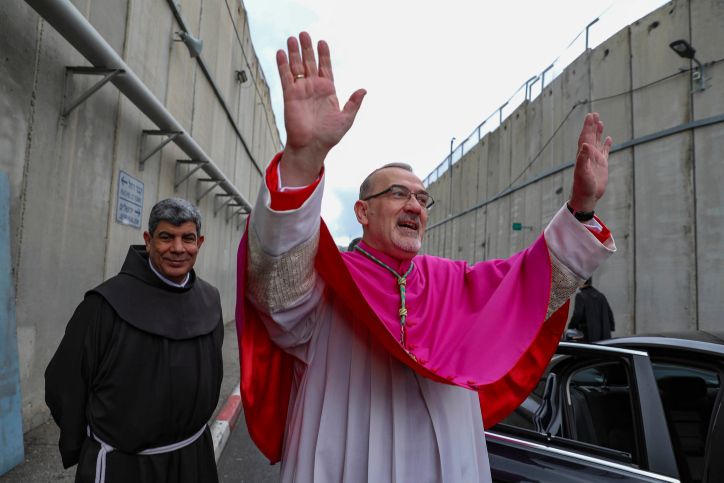 Once More, Covid Puts A Damper On Christmas Celebrations Worldwide ...