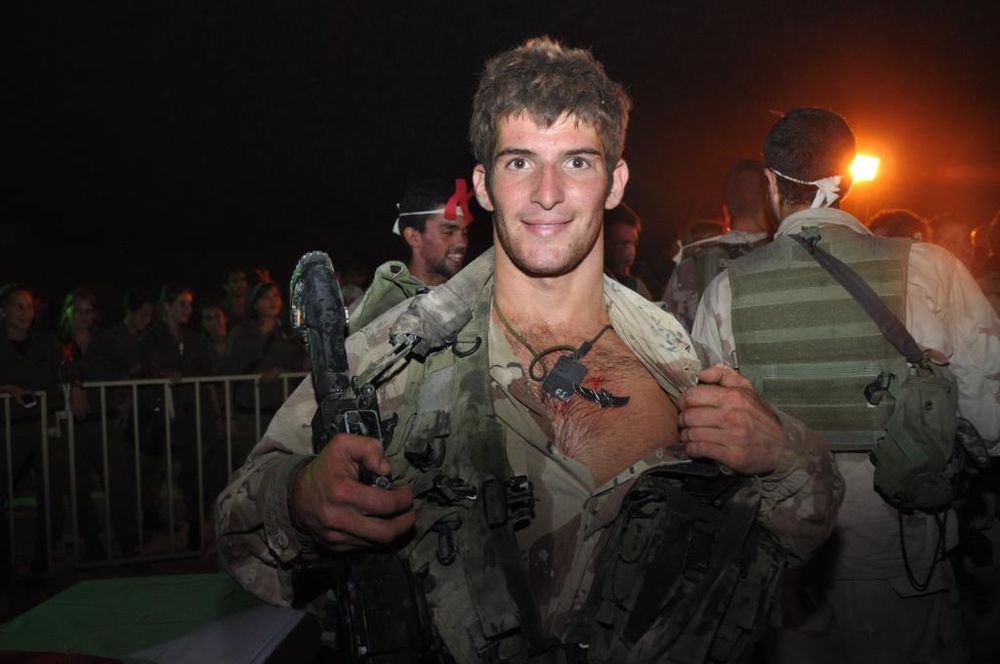 Israël : Eli Sofer Quitte Sa Famille Religieuse À 13 Ans Et Devient ...