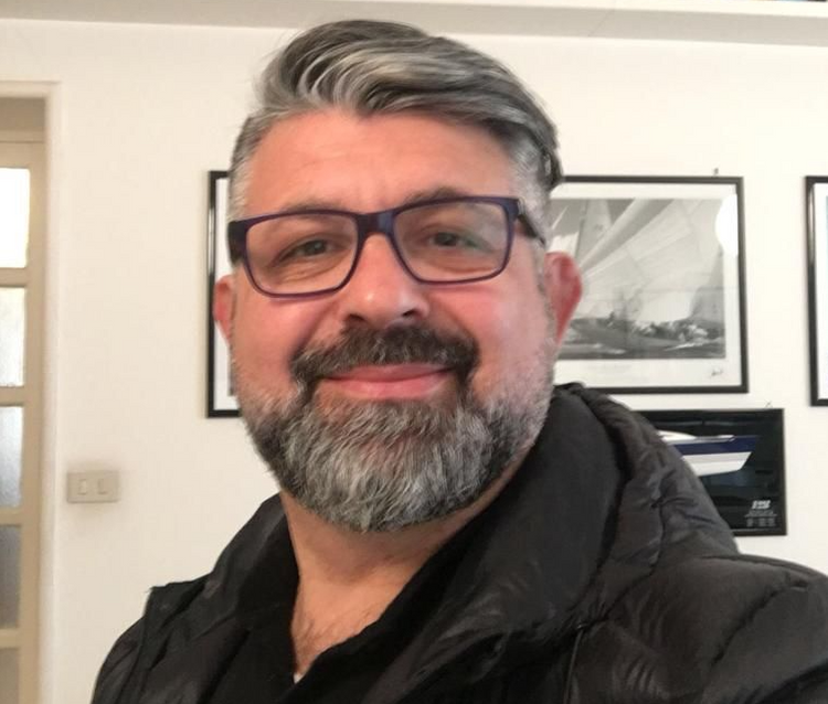 Outside Of High-tech Sector, Israelis Struggle Financially - i24NEWS