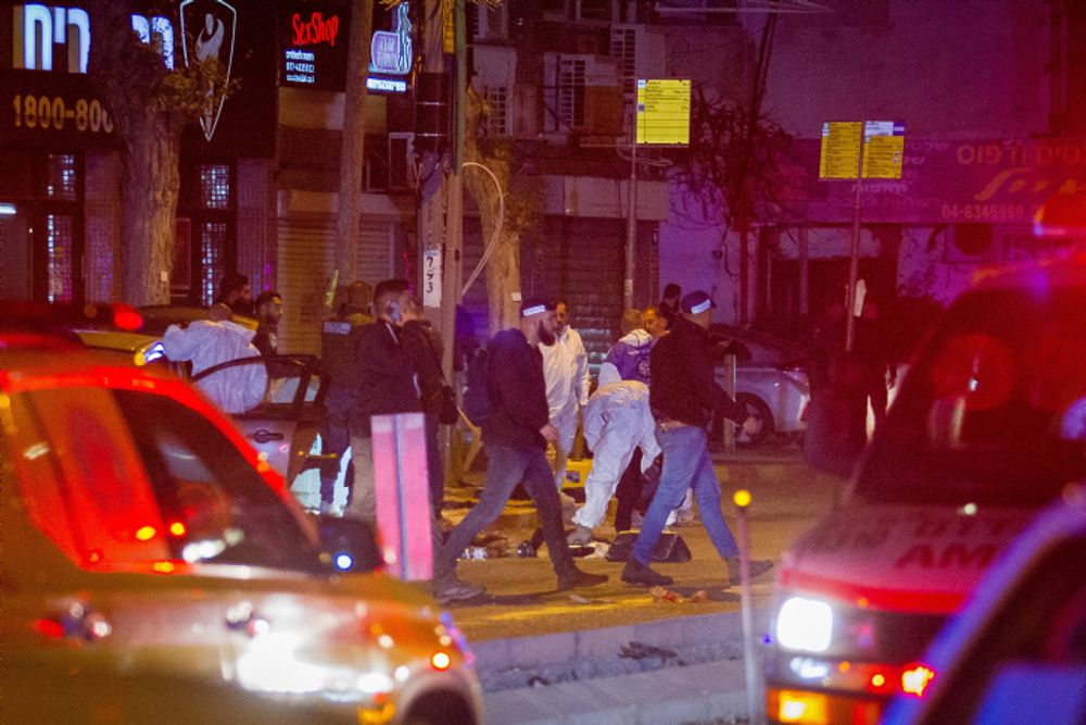 Hadera Terror Attack: 2 Israelis Killed, 12 Wounded - i24NEWS