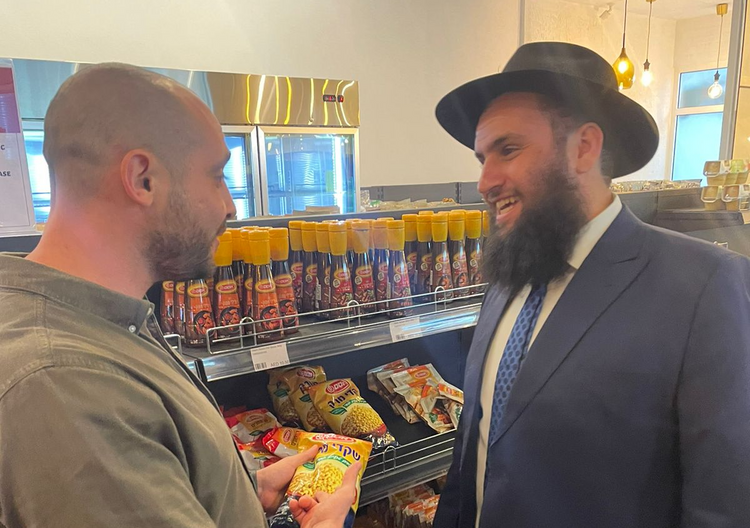 The Gulf's First-ever Jewish Supermarket Opens In Dubai - i24NEWS