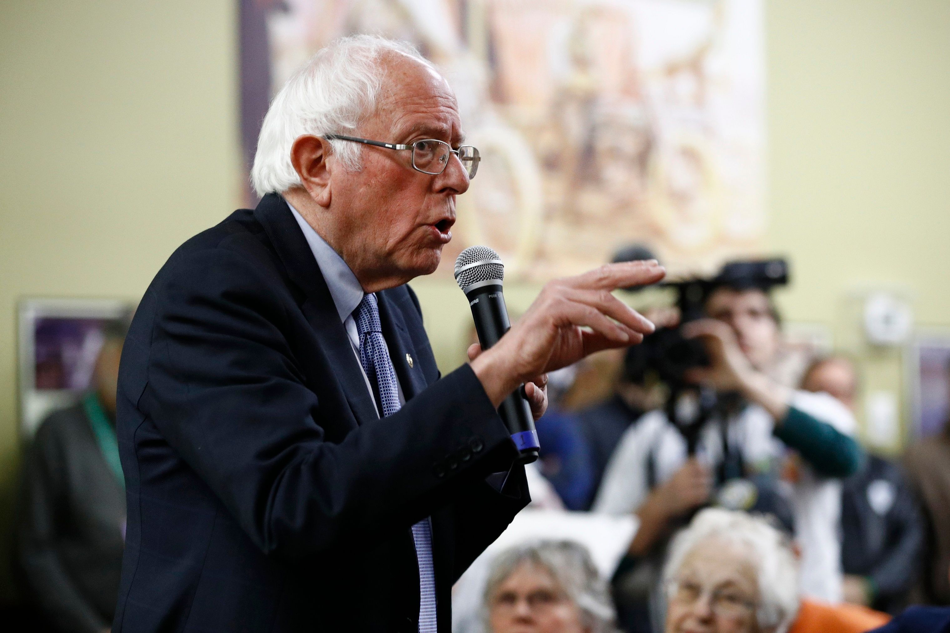 Bernie Sanders Opens Up About Jewish Identity At CNN Town Hall - i24NEWS