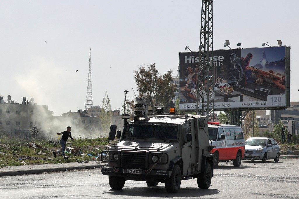 Palestinian Throws Cinderblock At Israeli Car In West Bank, Shot By ...
